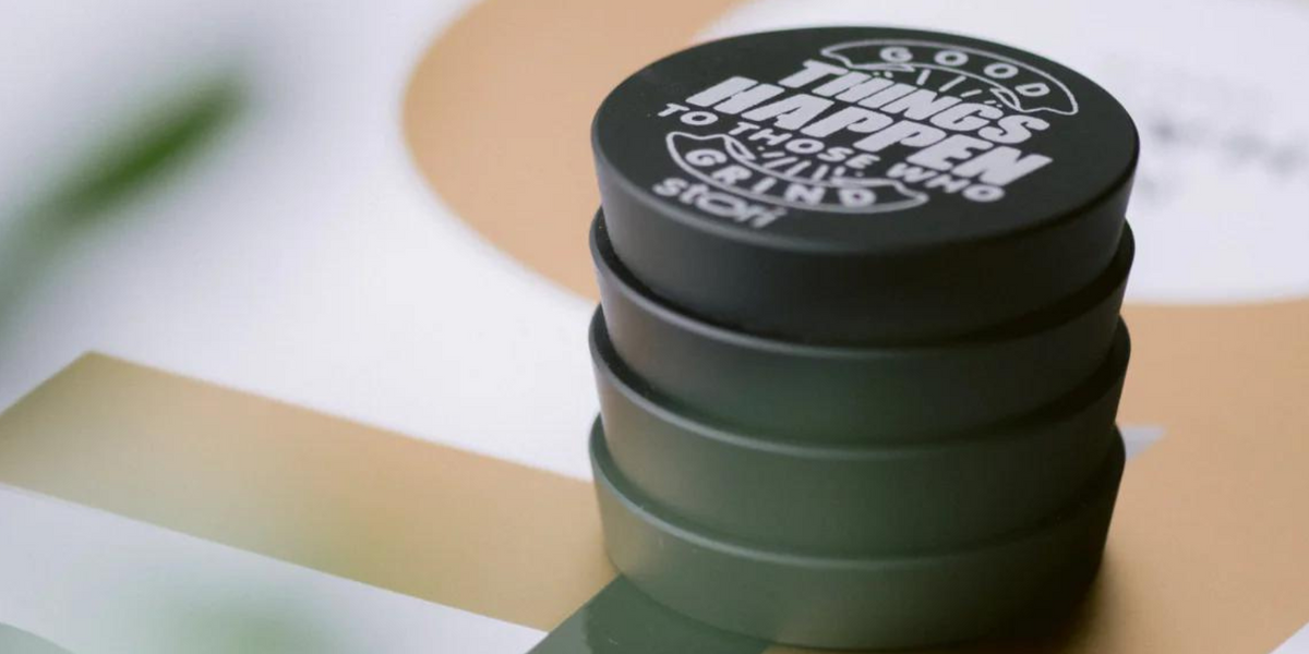 Cute weed grinder : Good things happen to those who grind